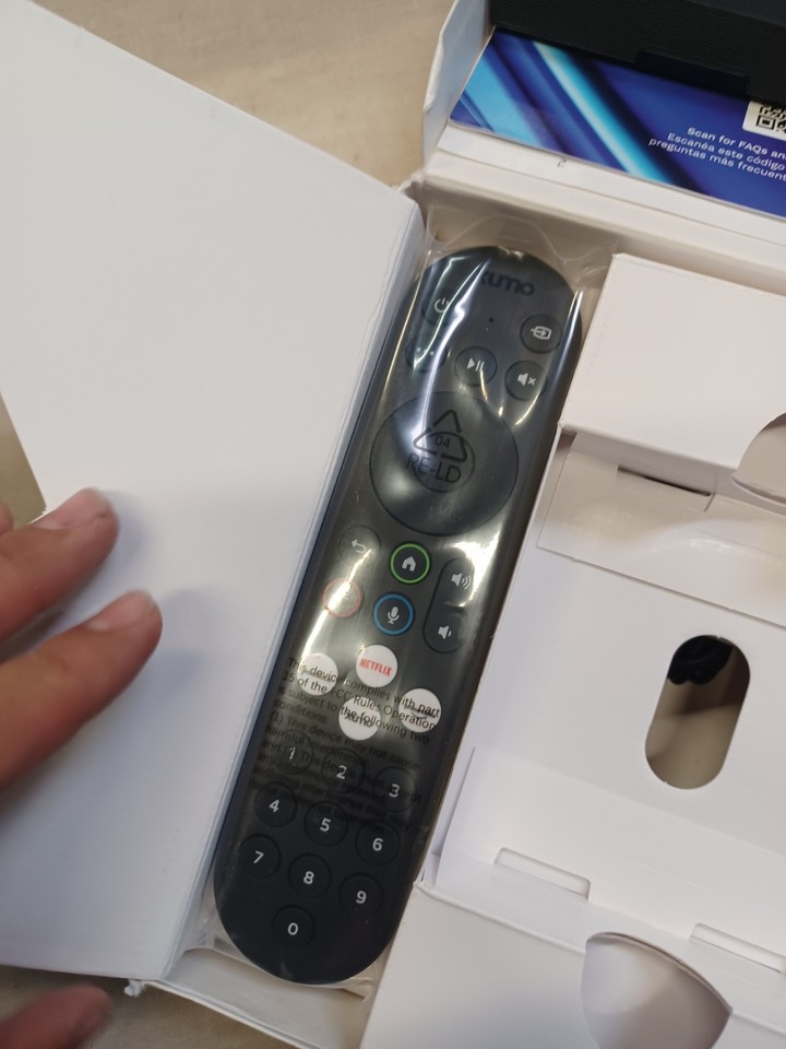 Xumo Stream Box 4K UHD Streaming Easy Setup Voice Search ESST11AEI | eBay