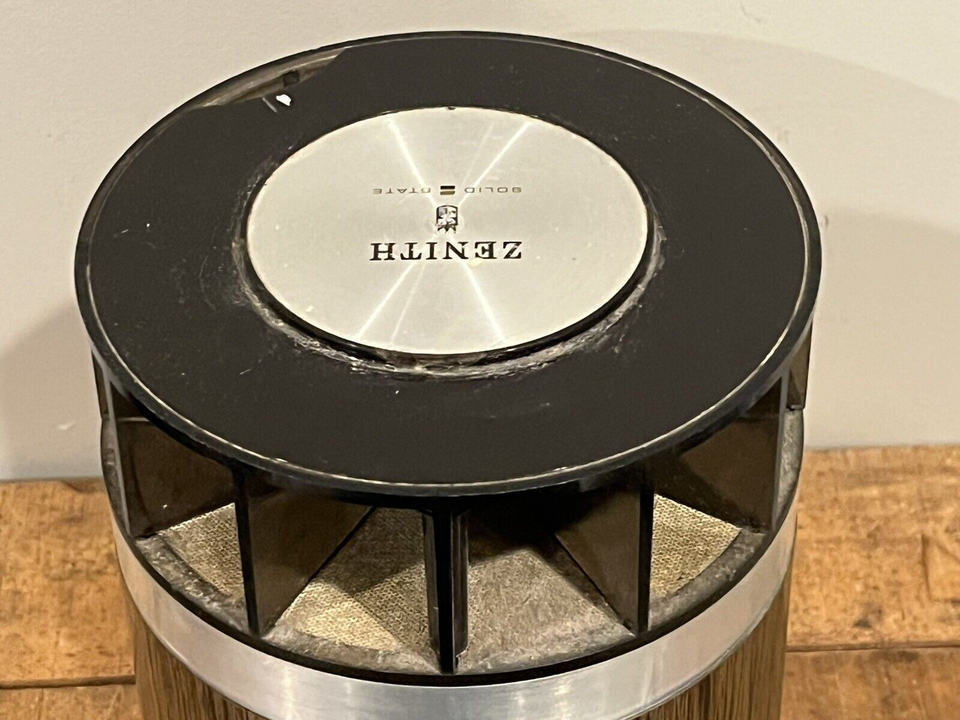 VTG 1972 Zenith B416W Circle of Sound Solid State Portable AM/FM AFC ...