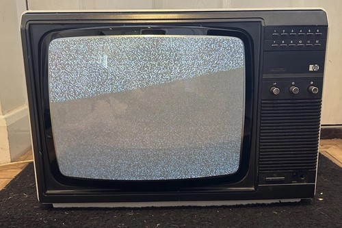 Vintage Colour TV / Good condition / PYE / Fully working *READ DESC ...
