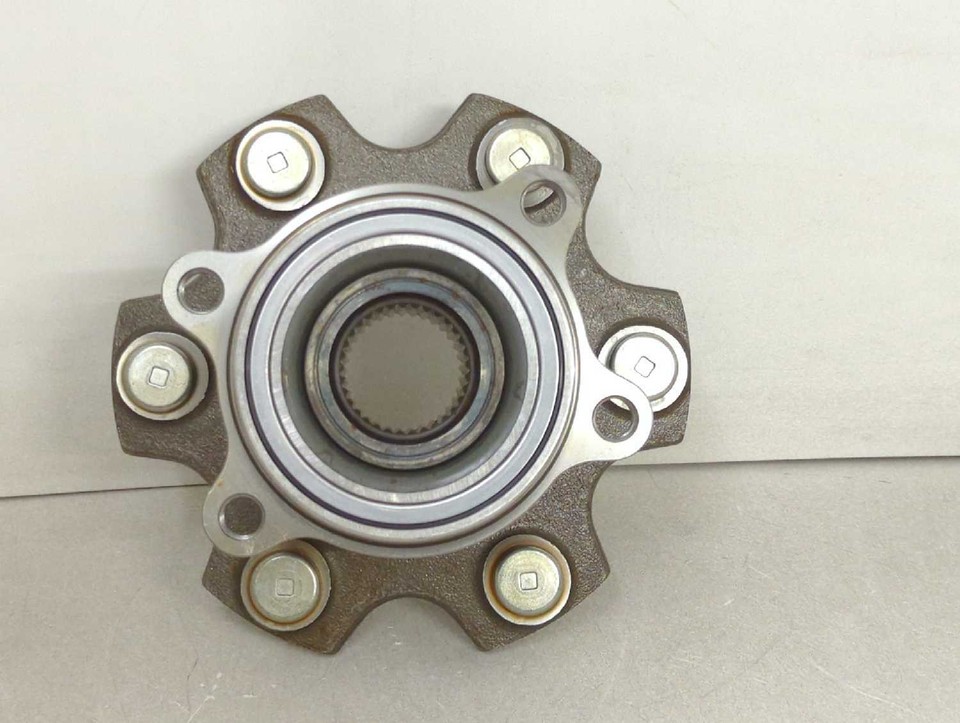 New OEM Genuine Rear Wheel 6-Lug Wheel Hub 2008-2022 Montero Pajero ...