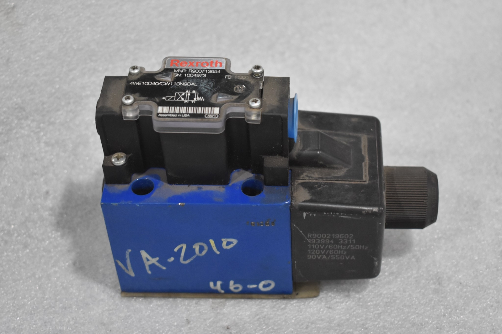 BOSCH REXROTH R900713654 DIRECTIONAL SPOOL VALVE W/ R900219602 SOLENOID ...