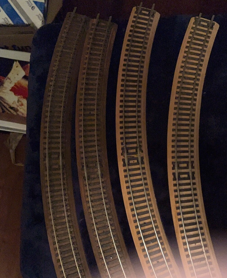 7 PIECES OF TRU-SCALE 22R HO NICKEL SILVER WOOD ROADBED TRACK Plus 4 ...