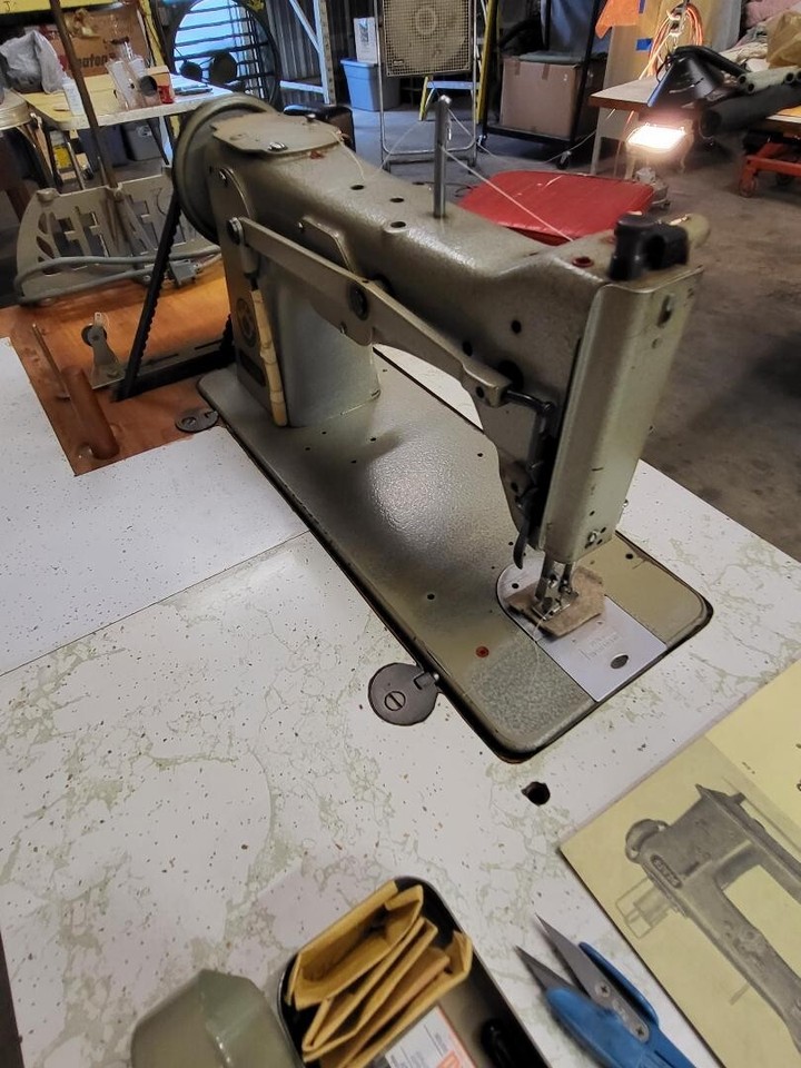 Pfaff 138 industrial zig-zag sewing machine- complete with table and ...