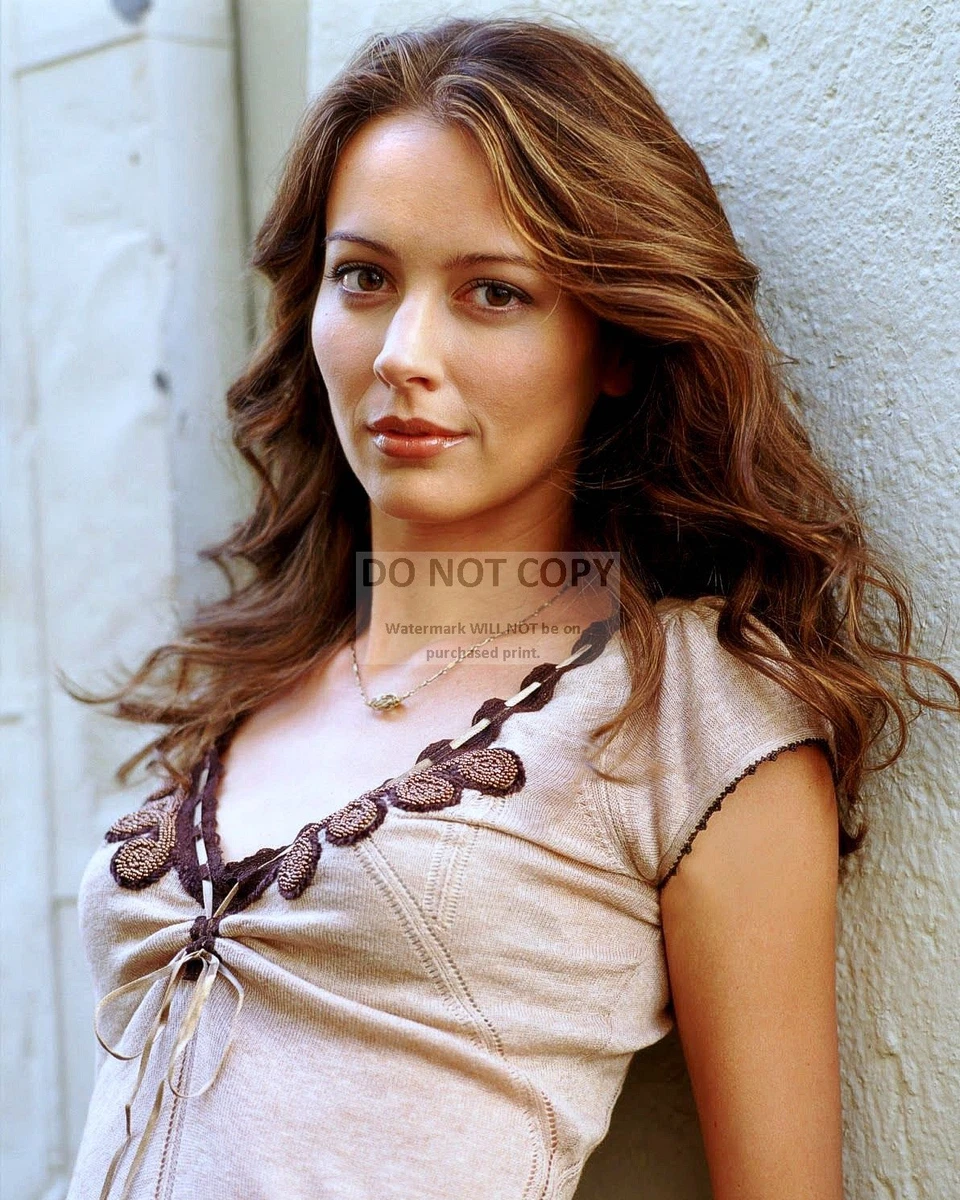 Amy Acker Pictures