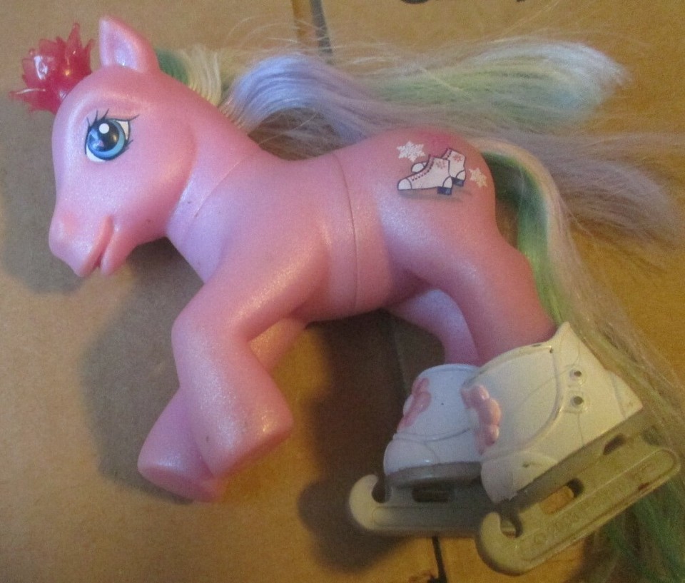 G3 Hasbro MLP My Little Pony pink GLITTER GLIDE Ice Skating w 2 Ice ...