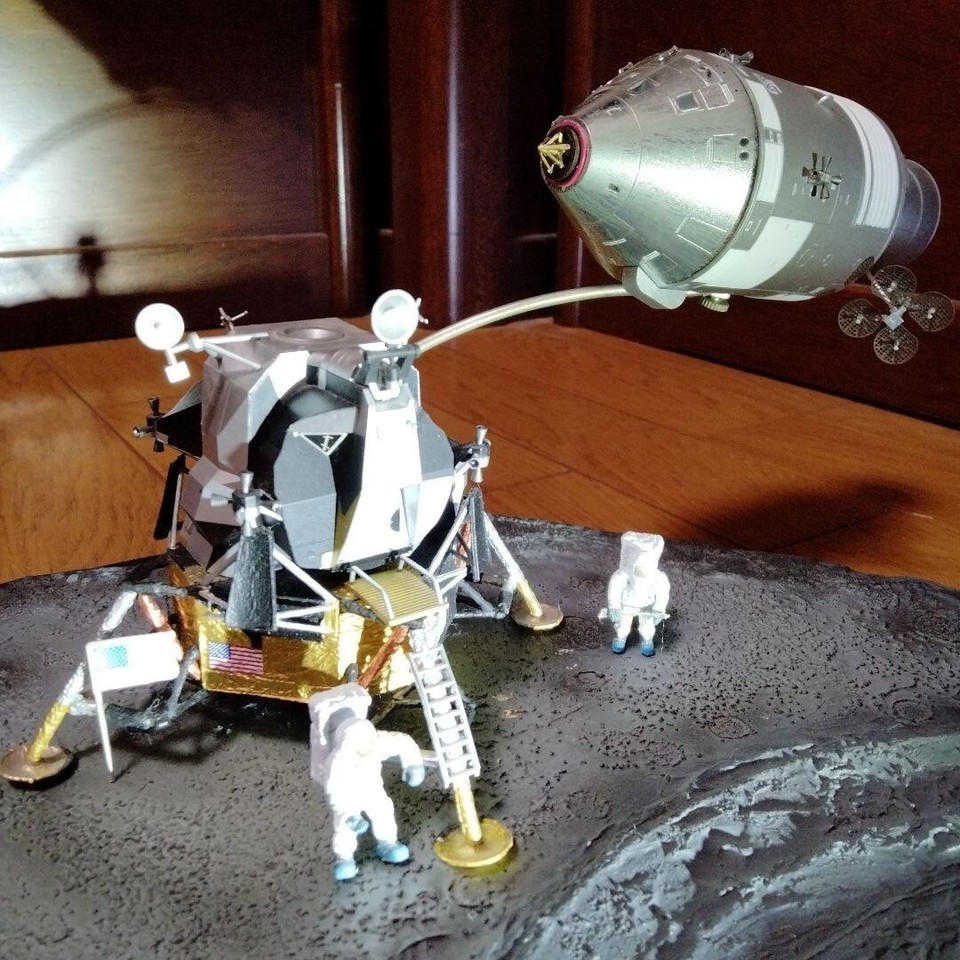 NASA Apollo 11 CSM & Lunar Module with Moon Base Model Kit 1/72 Space Collection | eBay