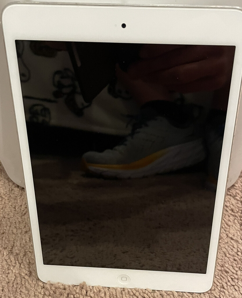 Apple iPad mini MD531LL/A. MODEL A1432 16GB, Wi-Fi, 7.9 in - White ...