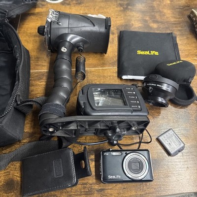 Sealife Sea Life Underwater Camera Set Up With Flash Wide Angle Lens ...
