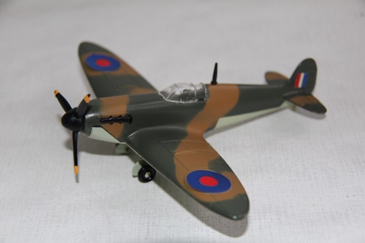 Dinky Toys # 719 SPITFIRE MK II "BATTLE OF BRITAIN" made in England ...