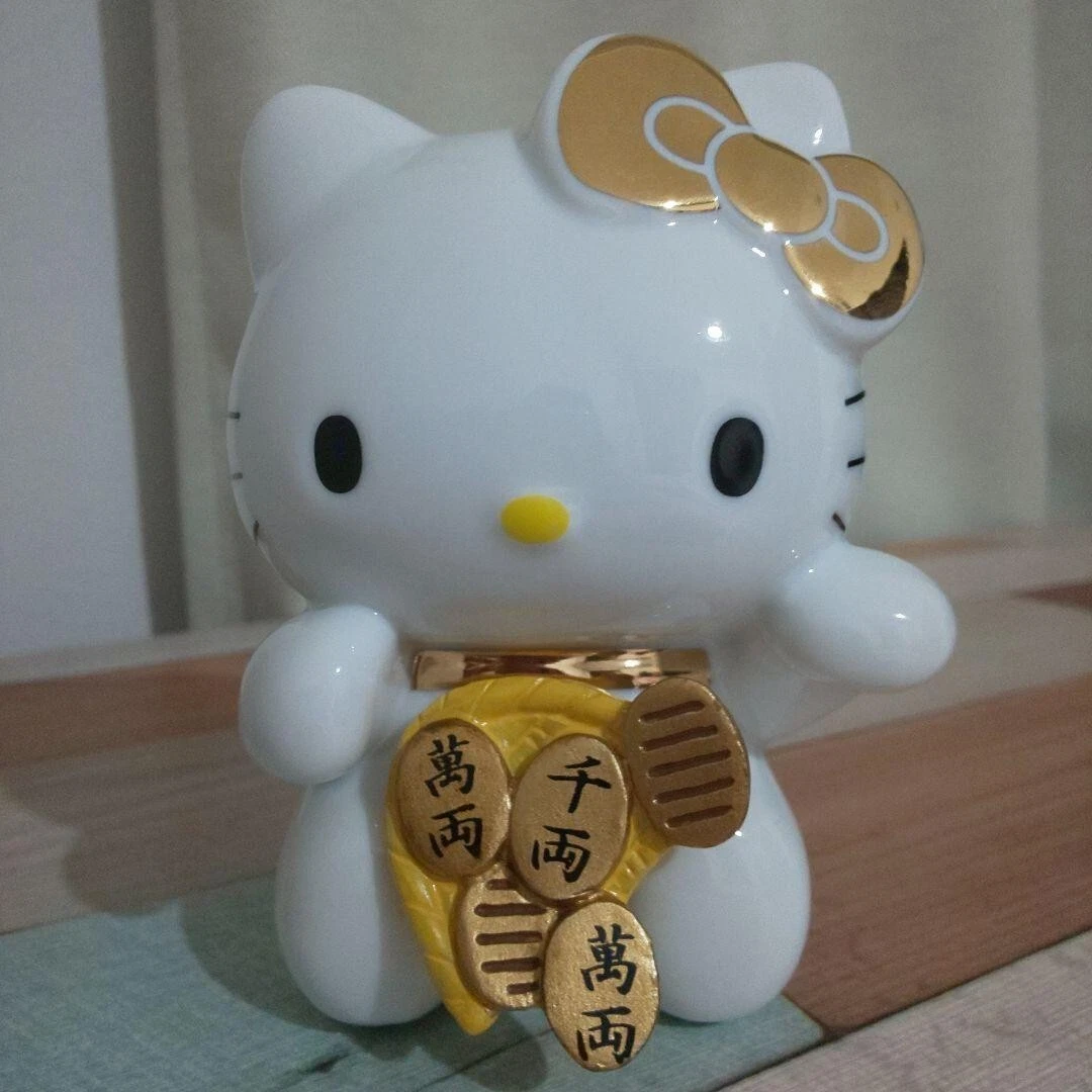 Maneki Neko Hello Kitty