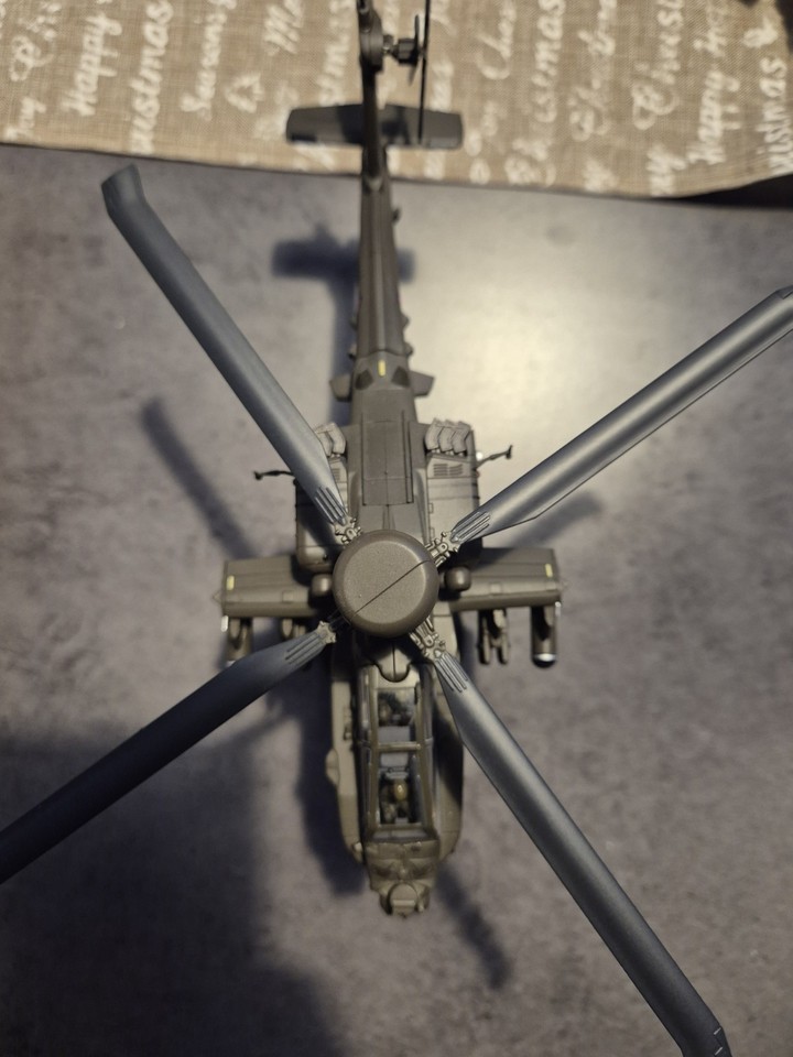 Hobby Master 1/72 WAH-64D Apachie Operation Herrick Helicopter Command ...