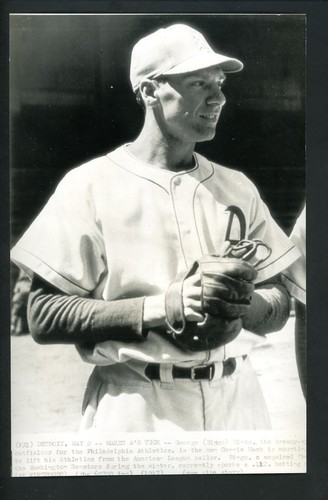 George Bingo Binks 1947 Press Photo Philadelphia A's | eBay