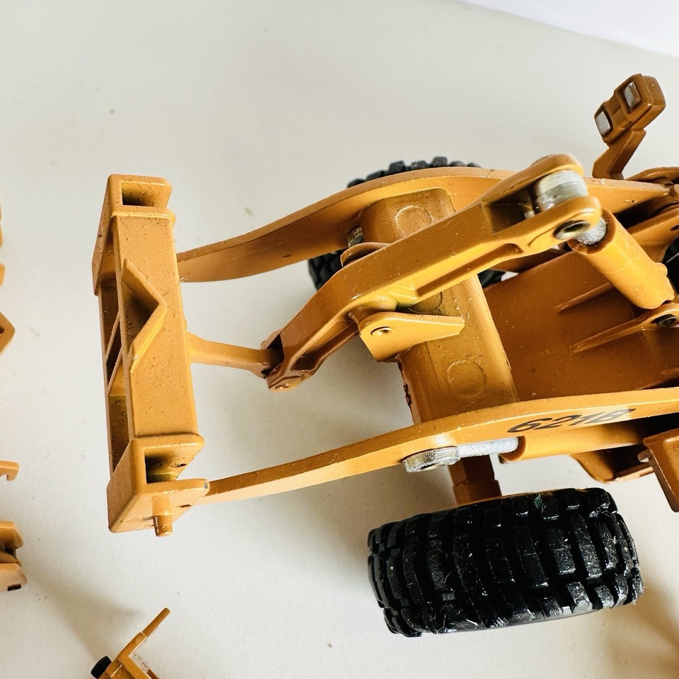 Conrad 1:35 Scale 2426 Case 621B Diecast Loader Tractor Model With ...