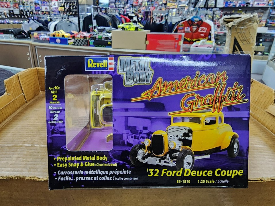 Revell Metal Body American Graffiti '32 Ford Deuce Coupe Skill 2 Model ...