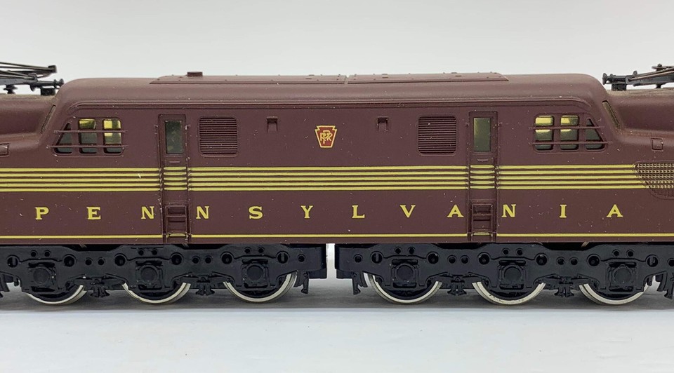 HO Scale IHC M9300 GG-1 Elelctric Locomotive #4828 Tuscan Red ...