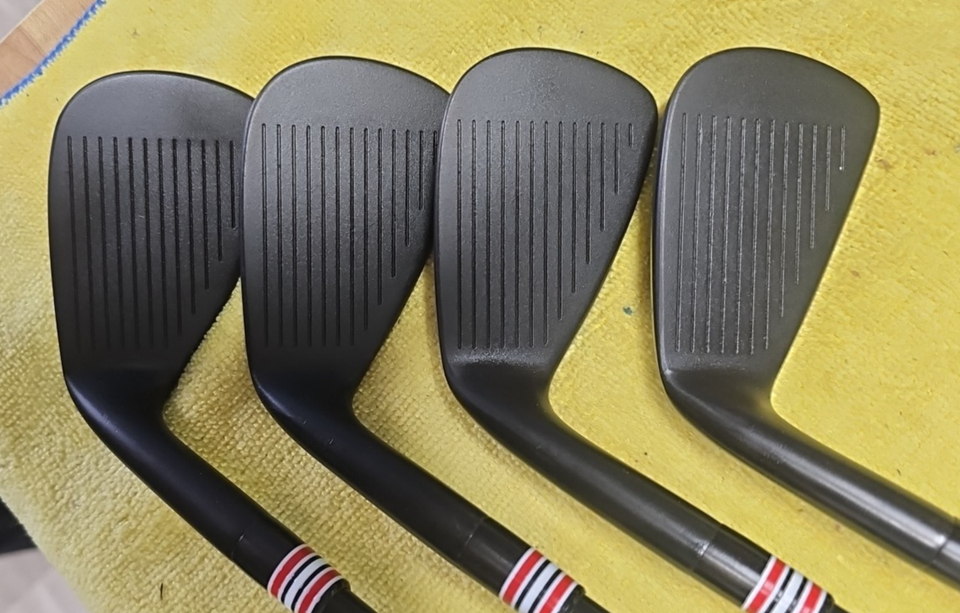TITLEIST 704.CB 3-PW BLACK NITRIDE BLUEPRINTED SPINE ALIGNED BLK NIPPON ...