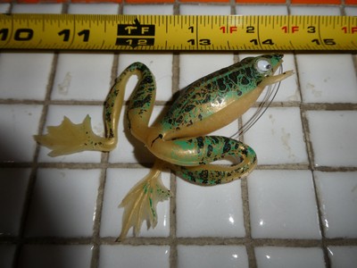PFLUEGER WEEDLESS RUBBER FROG VERY RARE DECADES OLD LITTLE USE | eBay