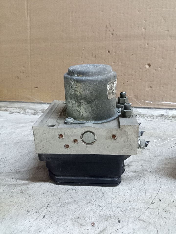 Used ABS Modulator fits: 2014 Honda Accord Modulator Assembly Sdn 2.4L ...