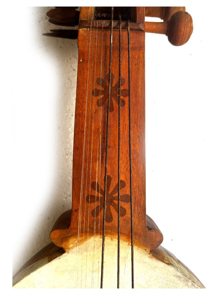 Kamaicha Sarangi Kamayacha Folk Musical Instrument Of Rajasthan Barmer ...