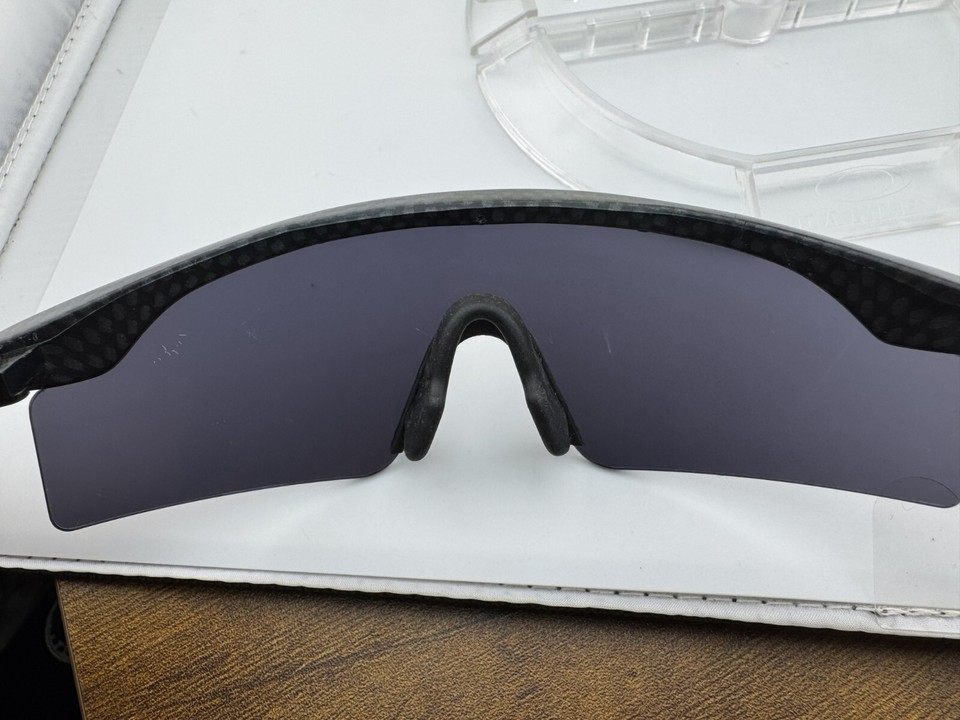 OAKLEY RAZOR BLADES CARBON FIBER BLACK IRIDIUM SUNGLASSES VINTAGE 80'S ...