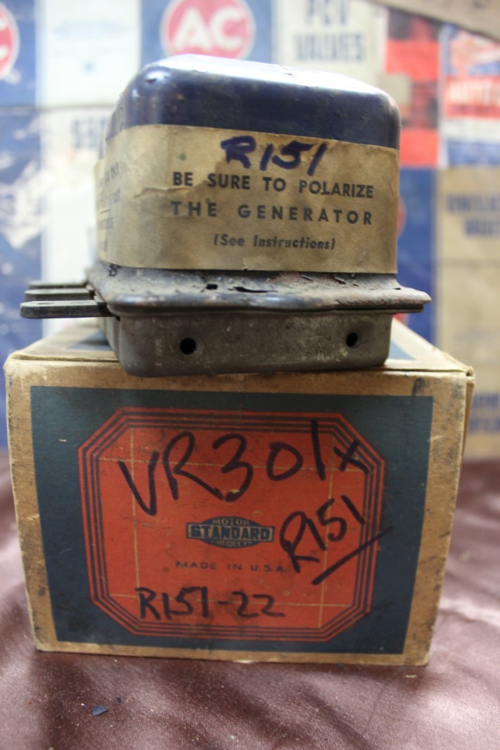 Nos VTG STANDARD Genuine BLUE STREAK 6V VOLTAGE REGULATOR VR-301X R151 ...