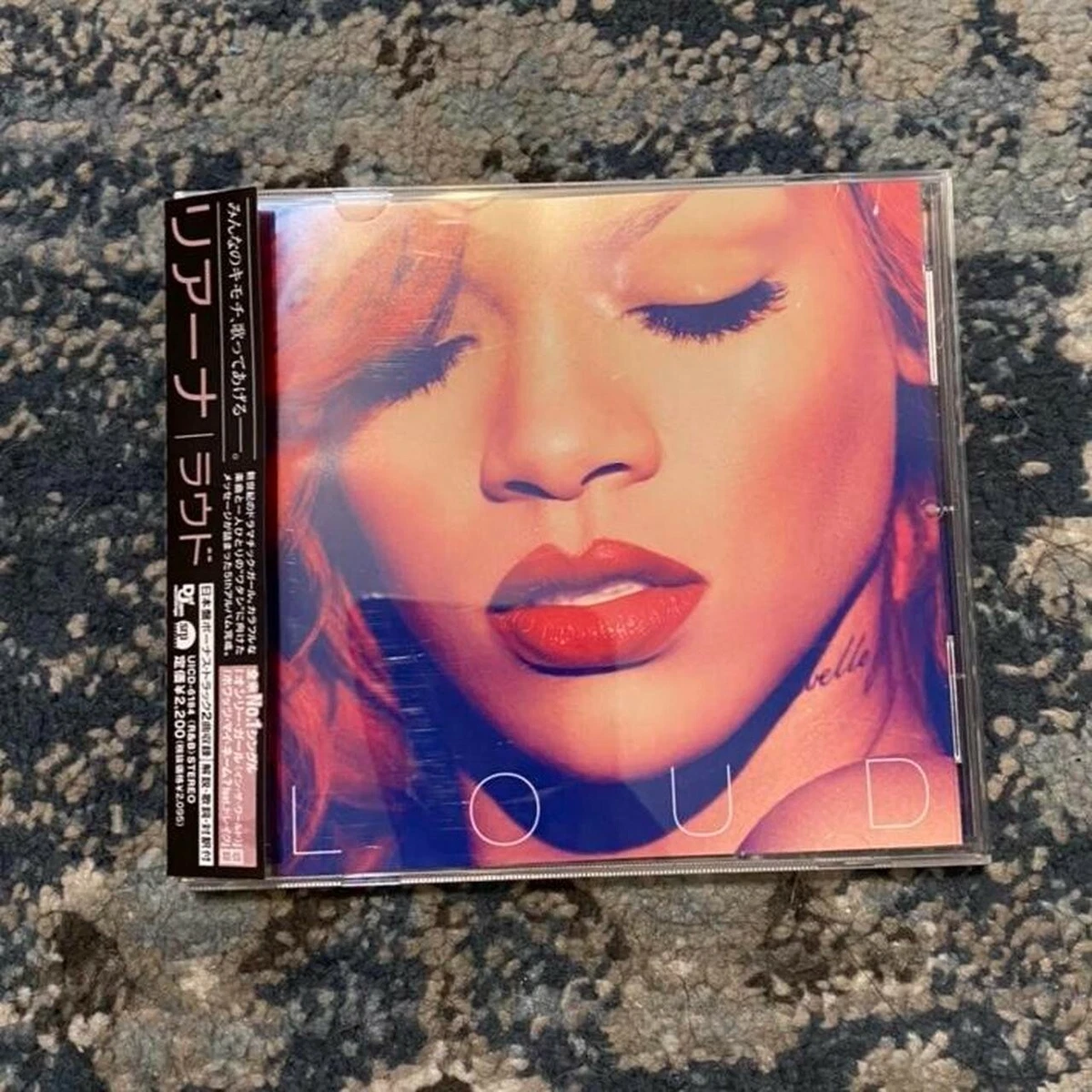 Rihanna Loud Album Cover