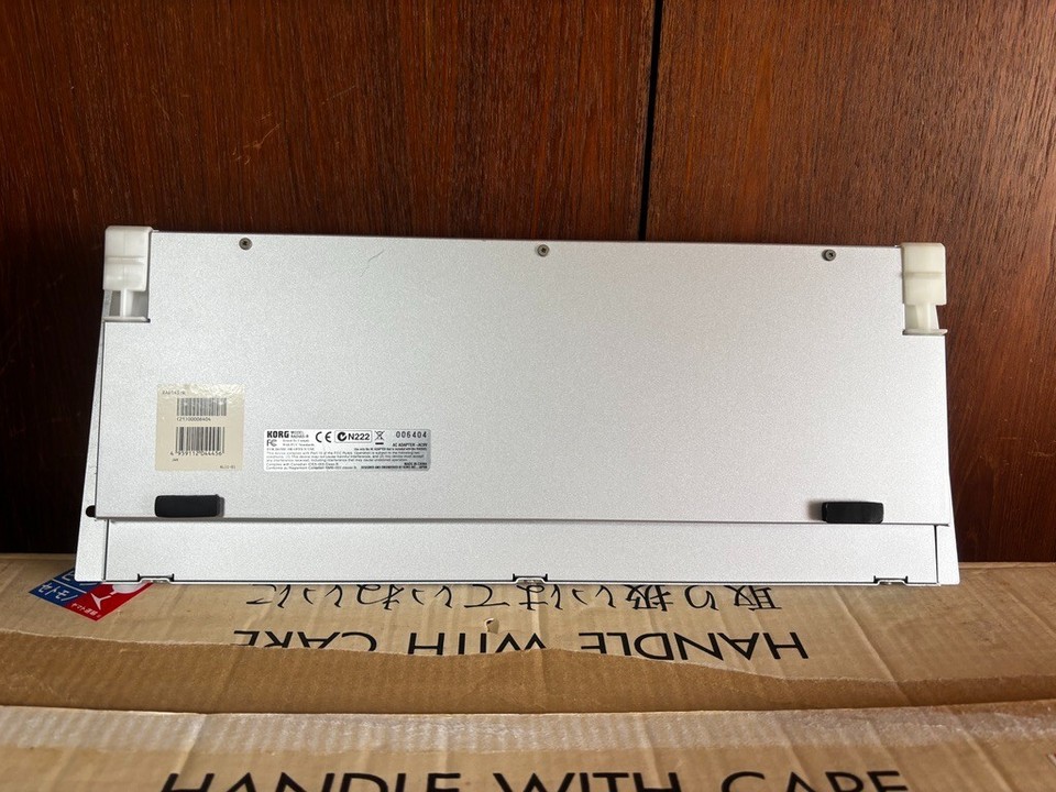 Korg RADIAS RADIAS-R Virtual Analog Synthesizer/Vocoder mit Box ...