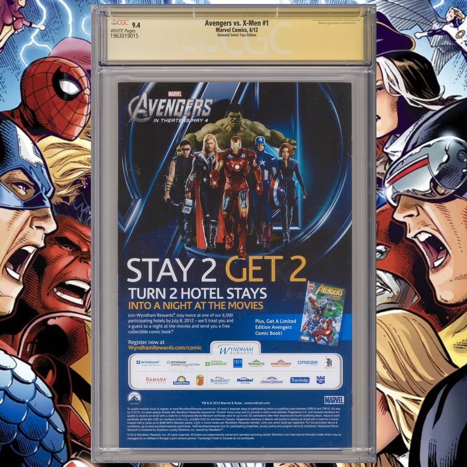 CGC 9.4 SS Avengers vs. X-Men #1 Variant signed Lee, Aaron, Hickman ...