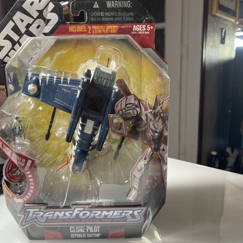 Hasbro Star Wars Transformers: Clone Pilot Republic Gunship Action ...