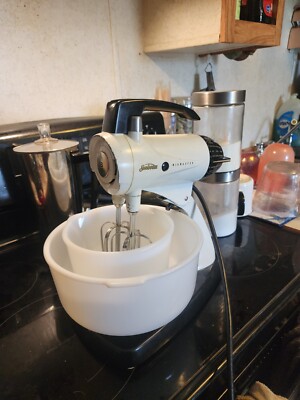 Vintage 1950s/1960s Sunbeam Mixmaster 12 Speed Stand Mixer with bowls ...