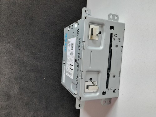 HOLDEN COMMODORE STEREO/HEAD UNIT HEAD UNIT, NON SAT NAV TYPE, VF, 05/ ...