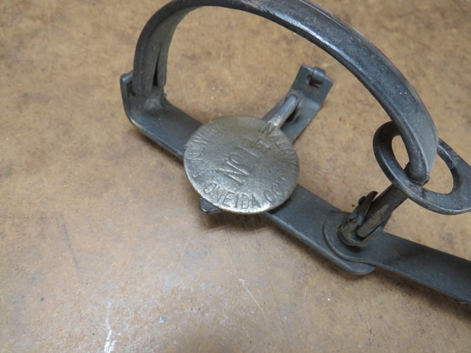 Vintage 1.5 Newhouse Oneida Animal Trap Strong Usable Cast Jaw Vintage ...