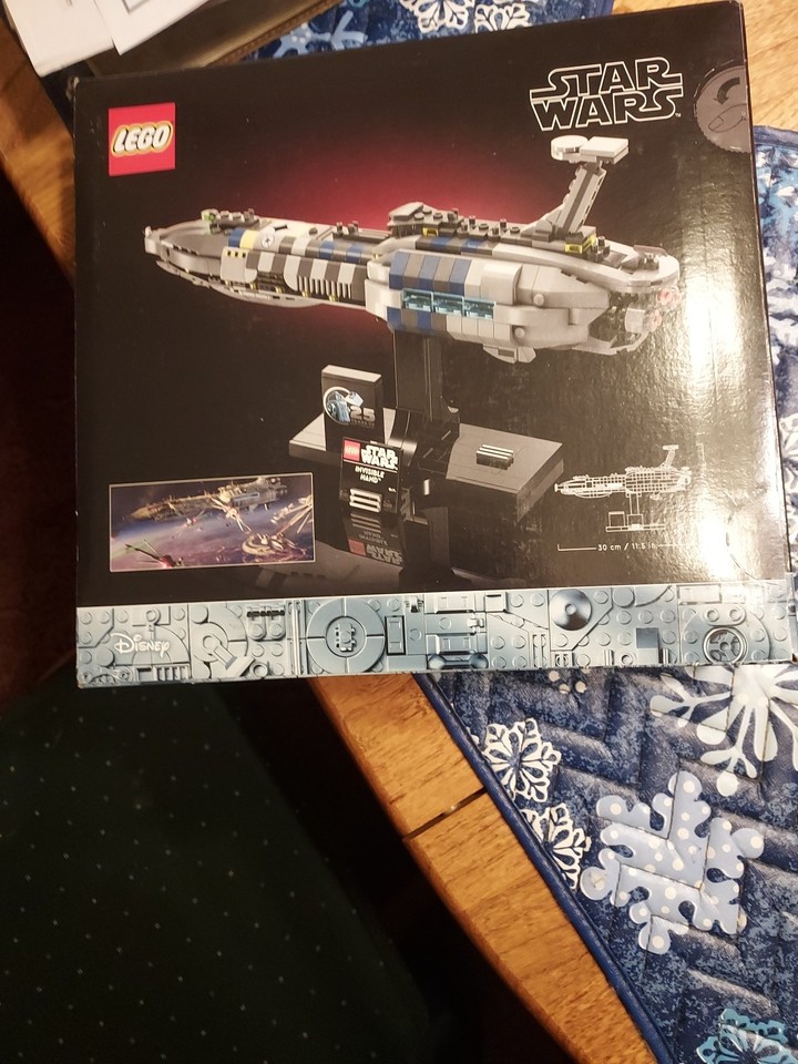 LEGO Star Wars Invisible Hand 75377 25th Anniversary Set General ...