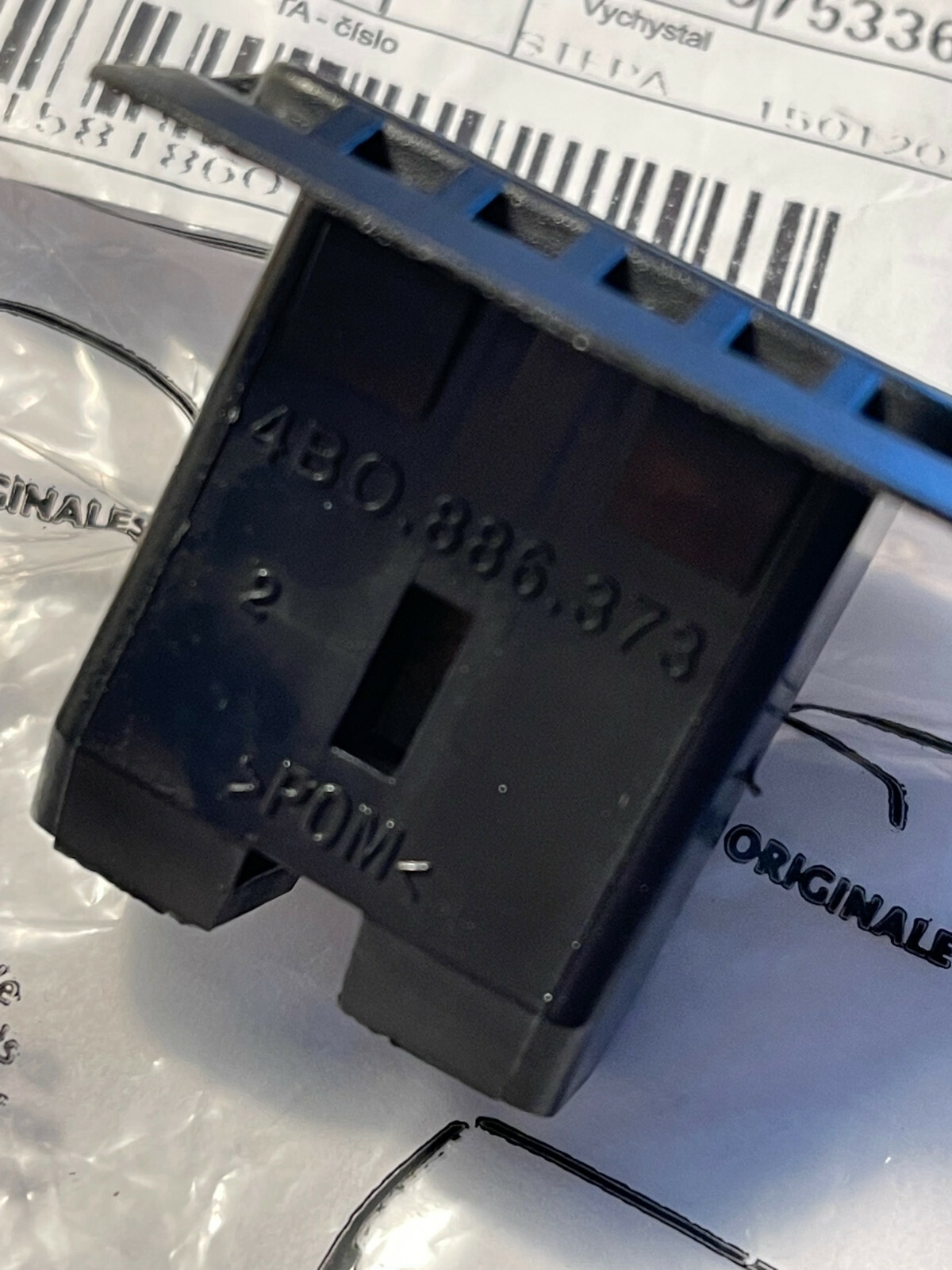 2 X Audi A4 A6 VW Jetta MK6 Golf MK5 MK6 Rear Seat Clip 4B0886373 ...