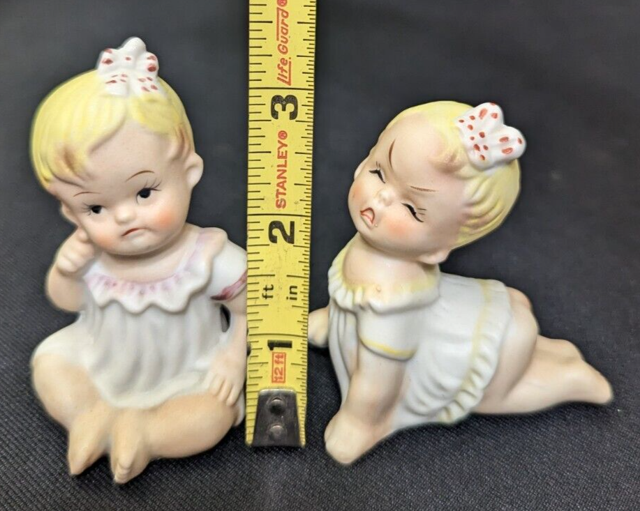 VINTAGE PORCELAIN BISQUE BABY GIRL CRYING CRAWLING FIGURINE IN WHITE ...