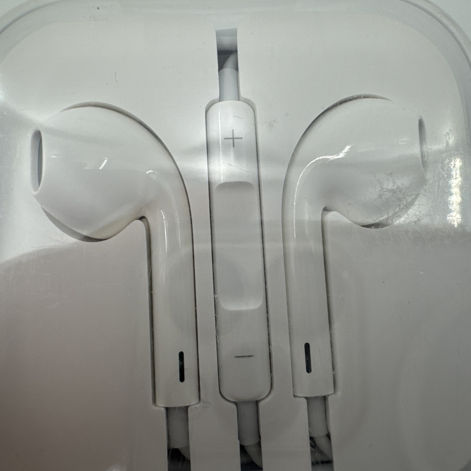 Genuine-New & Open Box-Apple-EarPods W/3.5mm Jack-Remote & Mic-Free ...
