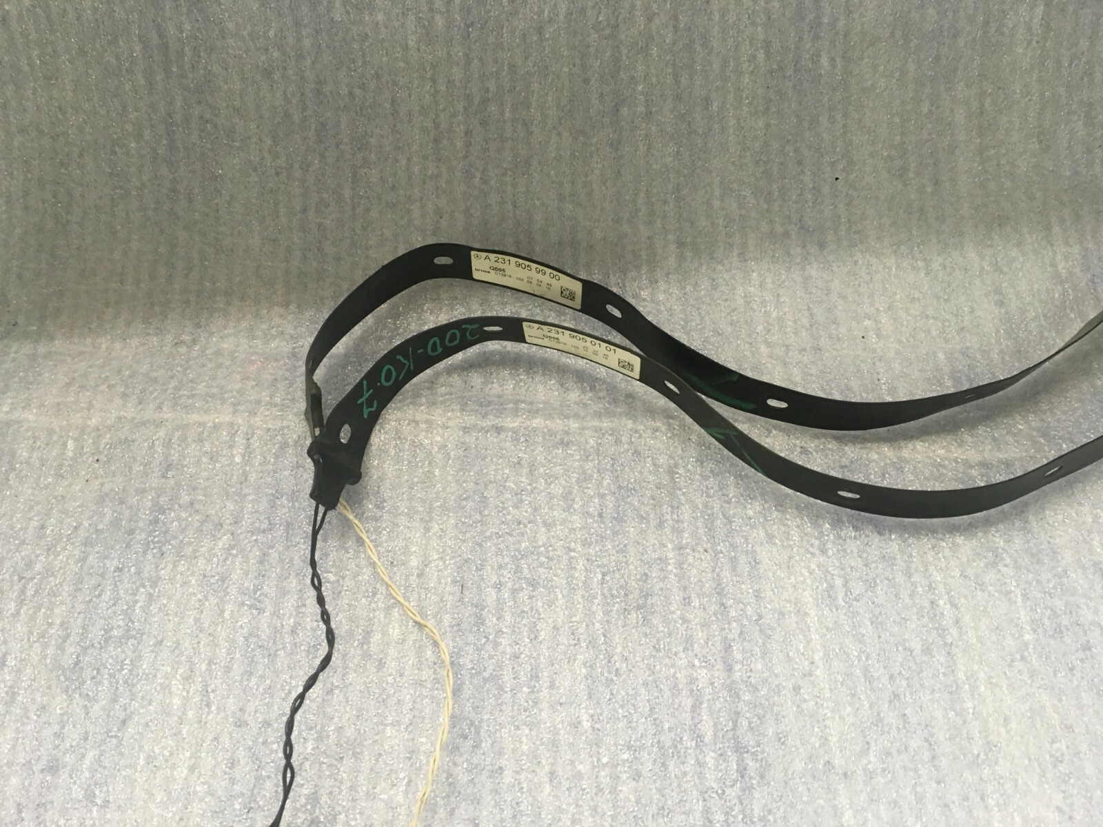 2015-2019 Mercedes Benz C-Class rear bumper switching module with wires ...