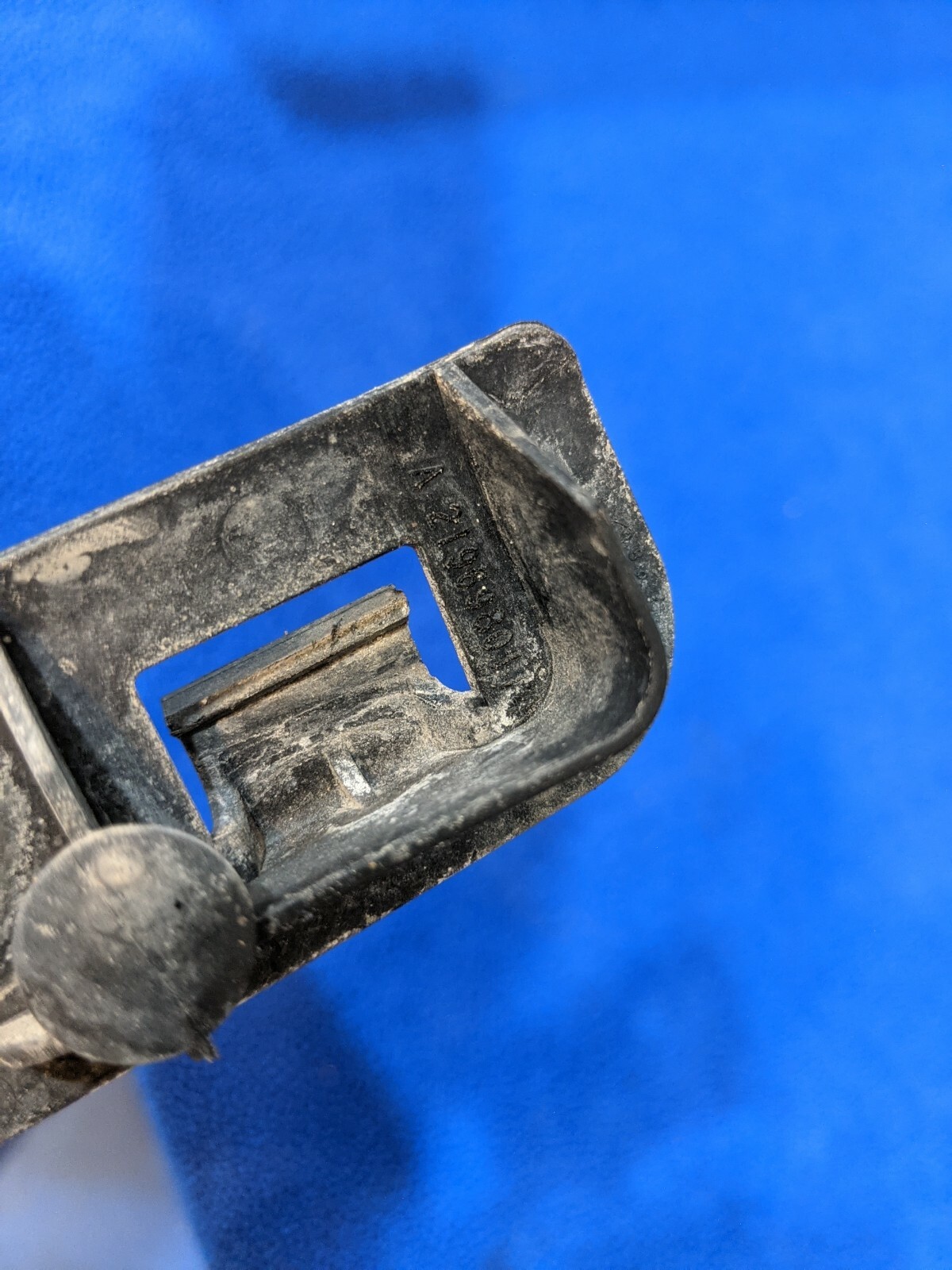 Genuine MERCEDES C219 CLS cls500 cls55 C219 Retaining strap 2196980114 ...