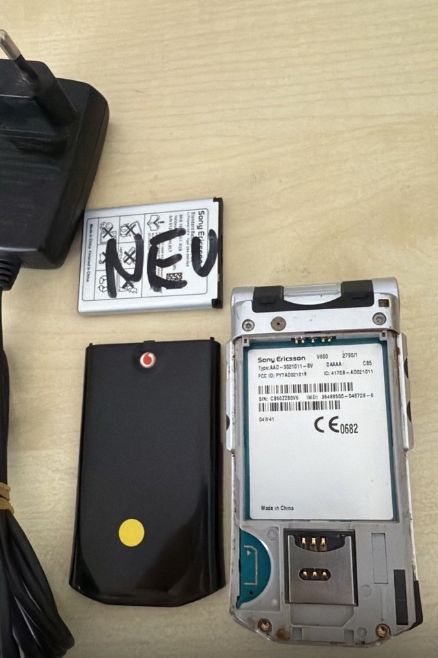 Sony Ericsson V800 komplett, geprüft, Händler, Garantie volle Funktion ...