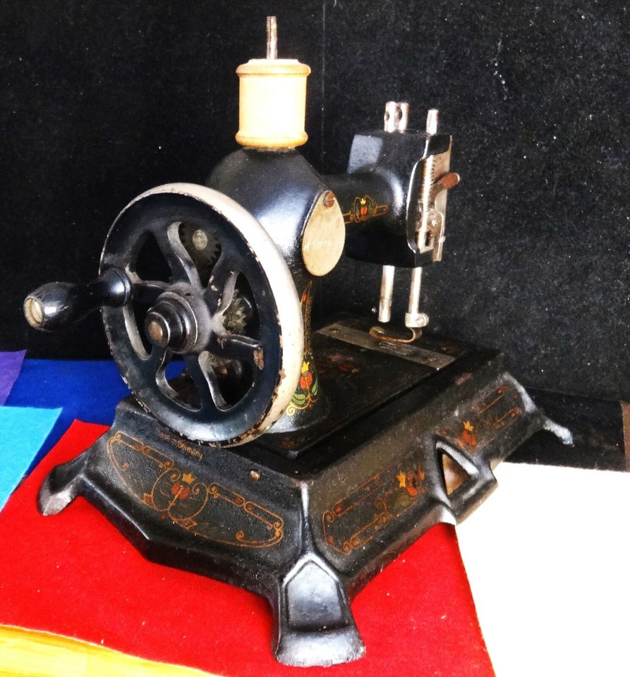 Germany Antique c.1909 MULLER #19 Cast Iron Toy Sewing Machine w/Orig ...