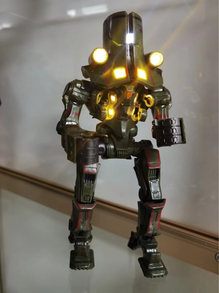 Cherno Alpha Jaeger 7" Movable Action Figure w/LED Toy Statue Pacific ...
