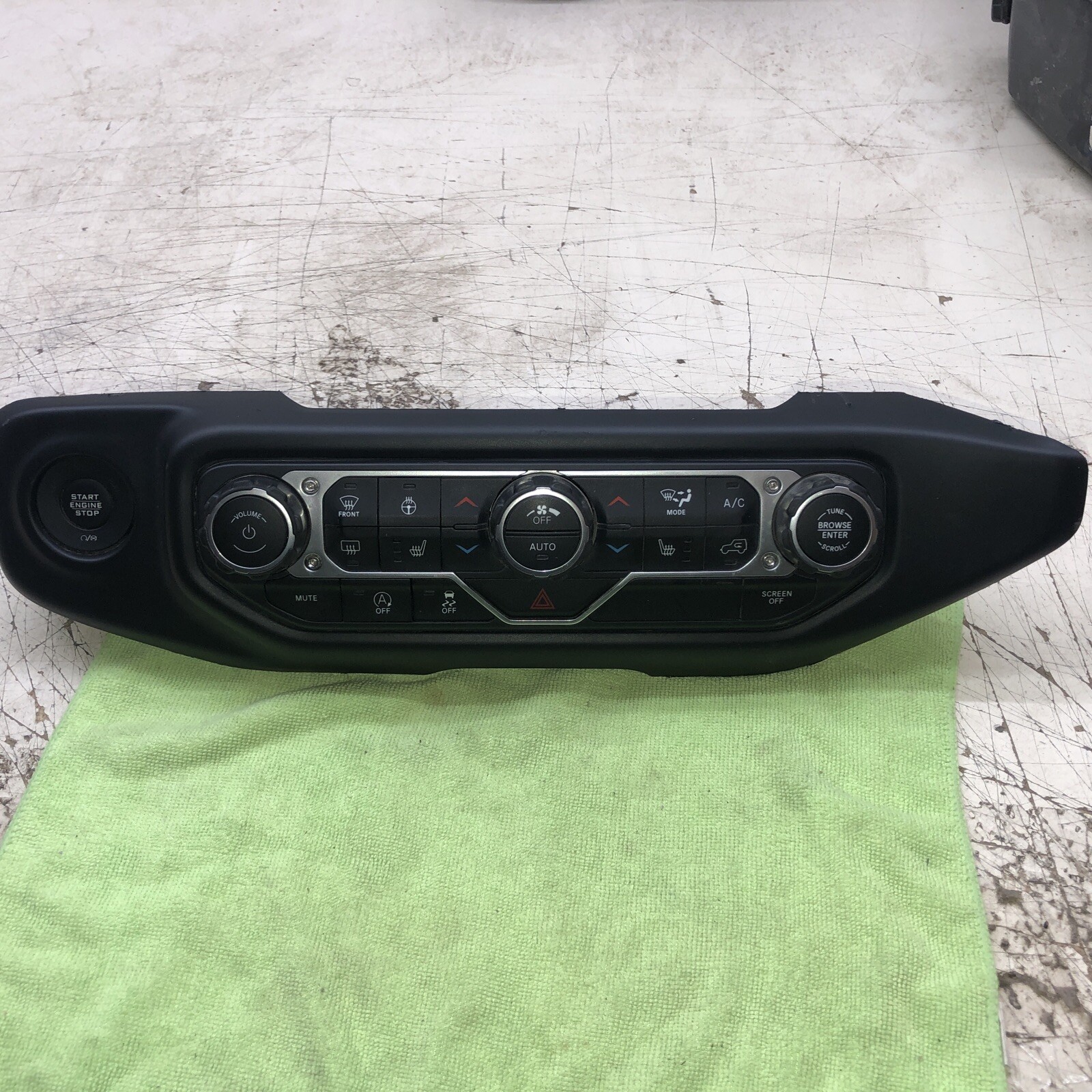 2020 JEEP GLADIATOR RHD VEHICLE CONTROLS CENTER STACK EUROPEAN STYLE ...