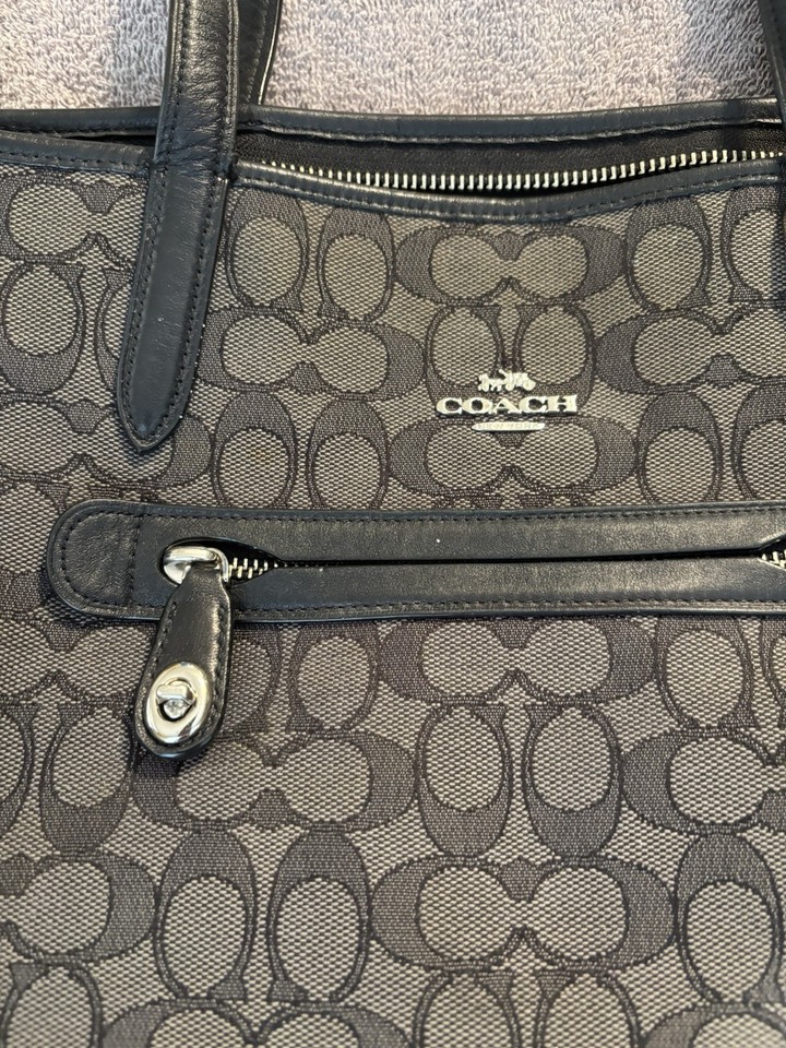 Black and Grey Coach Medium Size Shoulder Bag - worn / but in Great ...