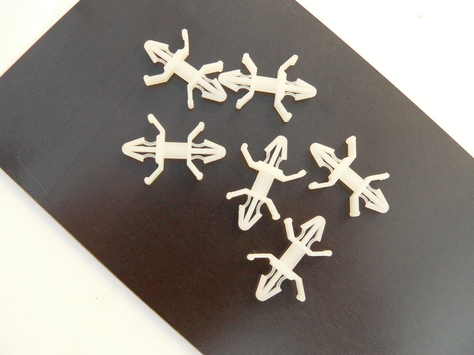 8mm M3 Snap in Stand Off PCB Mounting Clips for Turret Circuit Board x6 ...