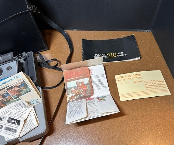 Vintage Polaroid Automatic 210 Land Camera w/Case Manual flash card not ...
