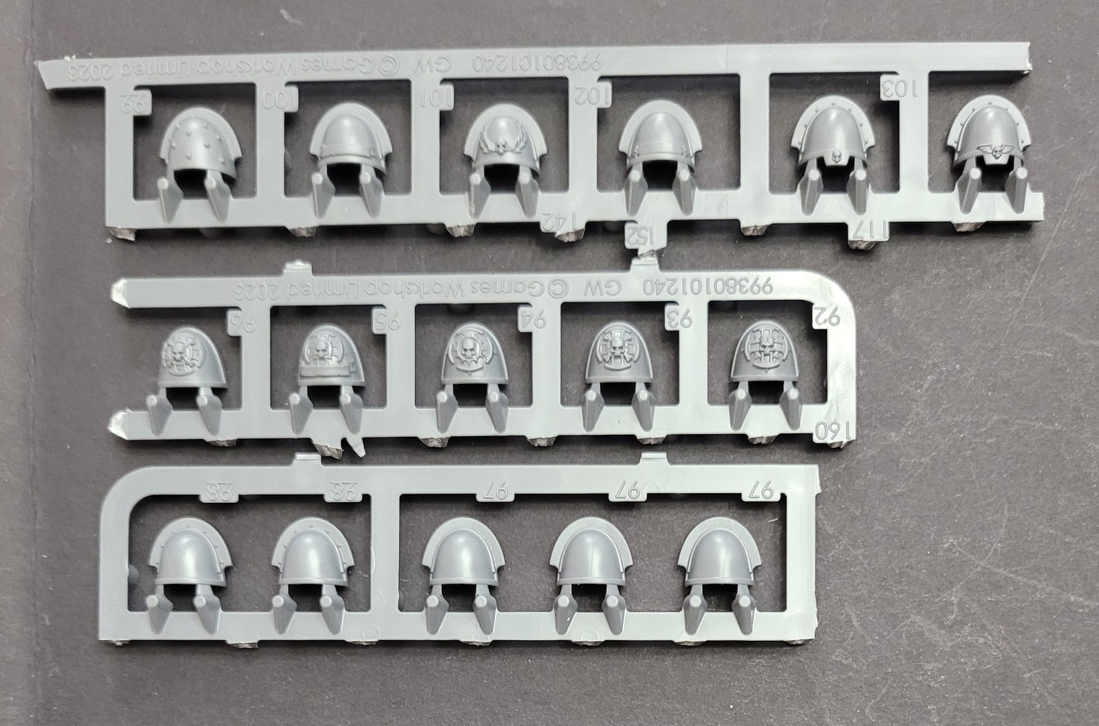 Sternguard Veteran Squad all 16 Shoulder Pads Warhammer 40K Space ...