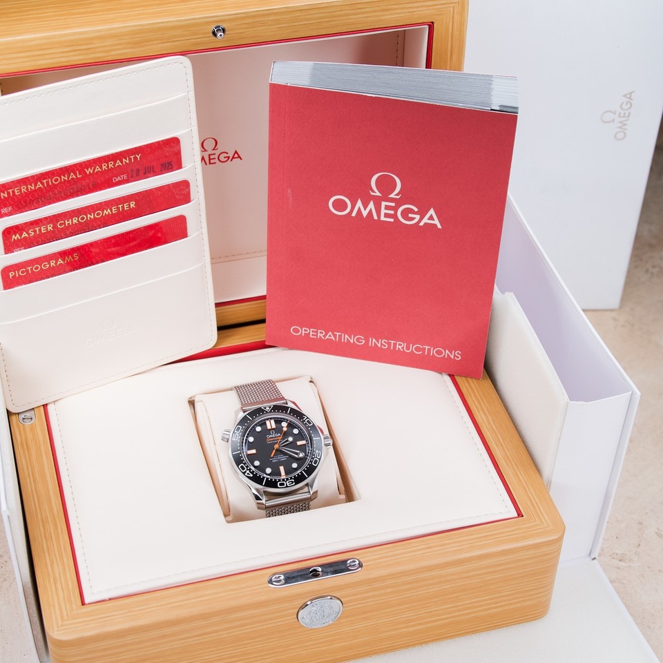2025 MINT Omega Seamaster Diver 300M Black Dial Orange Hands Mesh ...