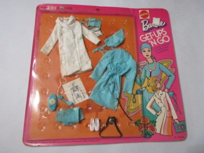 1973 Mattel Barbie Get-Ups 'N Go A Busy Doctors Wardrobe | eBay