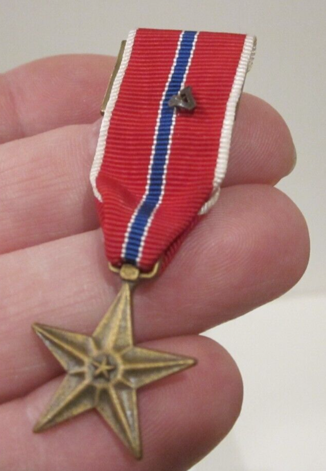 VIETNAM WAR ERA US MILITARY MEDAL, RIBBON BAR, MINIATURE MEDAL SET ALL ...