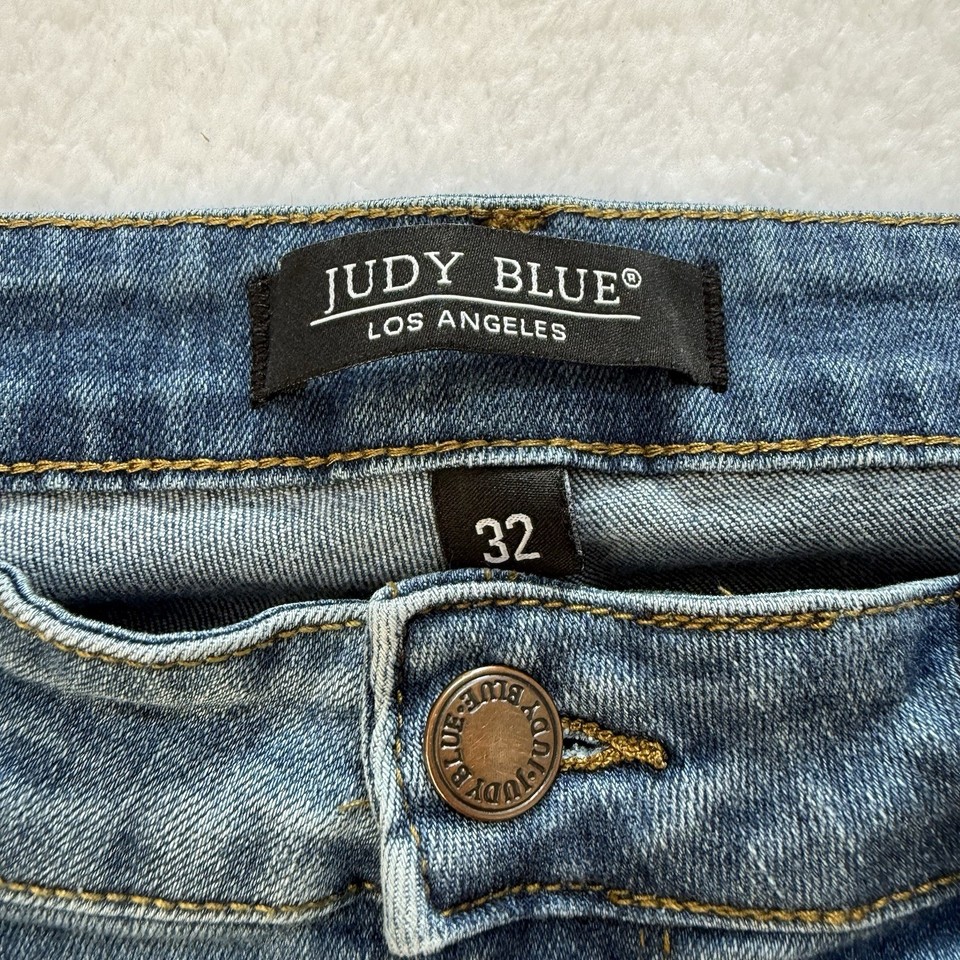 Judy Blue Capri Jeans Women 32 Blue Medium Wash Distressed Capri Fit ...